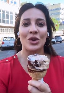 Francesca Manzini accetta l’invito di Alessandra Mussolini: alla festa ...